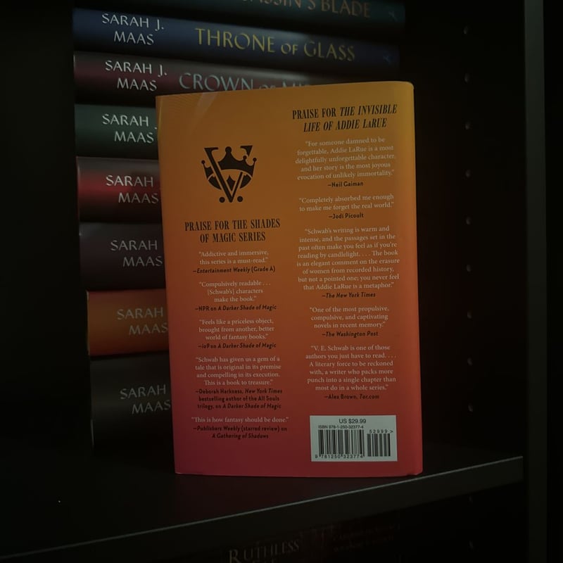 The Fragile Threads of Power by V.E Schwab , Hardcover | Pangobooks