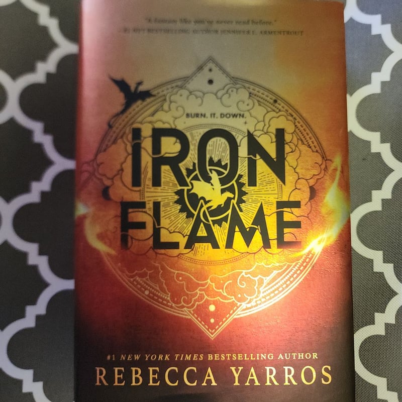 Iron Flame by Rebecca Yarros, Hardcover | Pangobooks