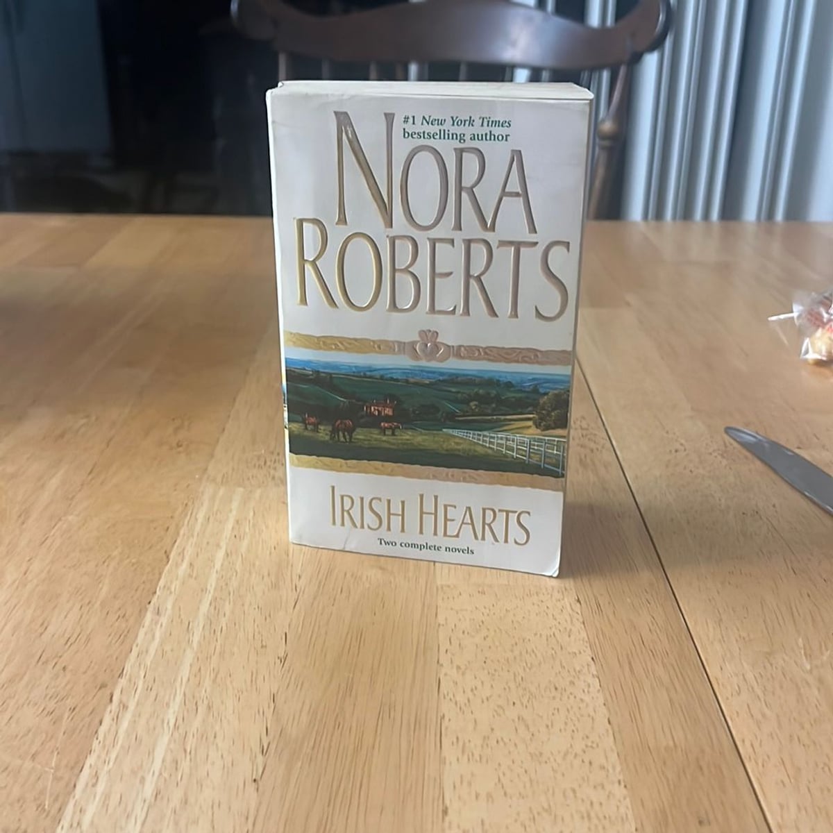 Irish Hearts by Nora Roberts, Paperback | Pangobooks
