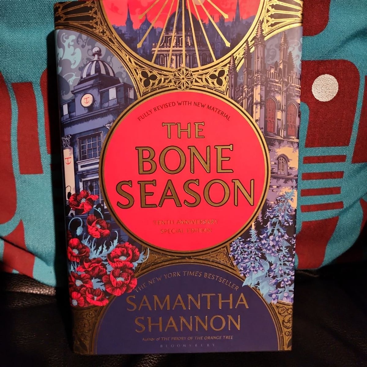 The Bone Season by Samantha Shannon, Hardcover | Pangobooks