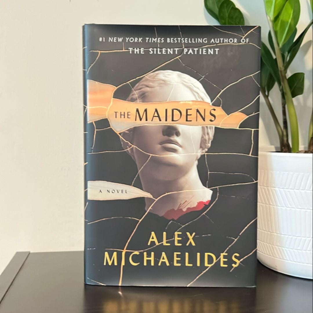 The Maidens by Alex Michaelides, Hardcover | Pangobooks