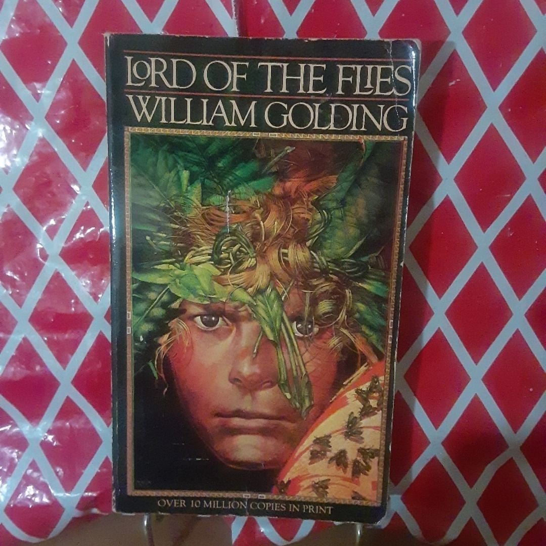 Lord of the Flies by William Golding paperback book. Cover and spine ...
