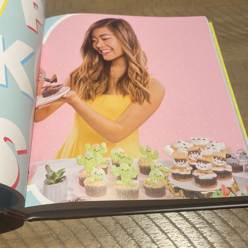 Kawaii Sweet World Cookbook by Rachel Fong