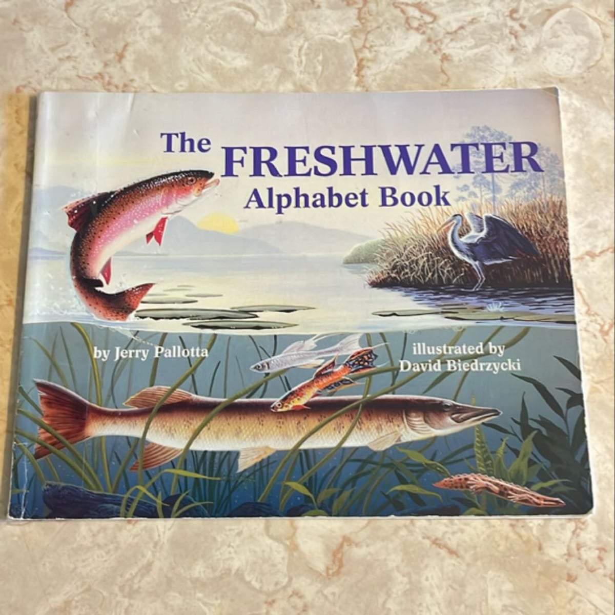 The Freshwater Alphabet Book by Jerry Pallotta
