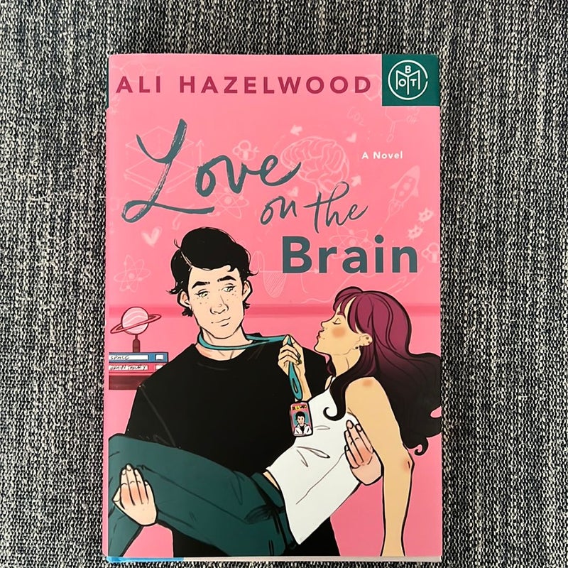 Love on the Brain by Ali Hazelwood, Hardcover | Pangobooks