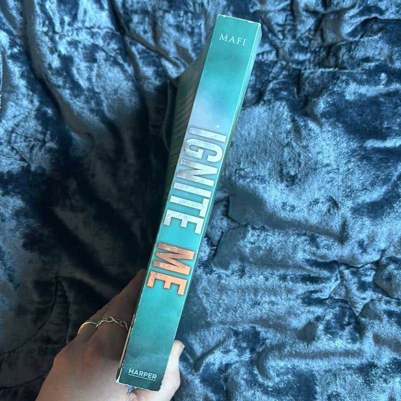 Ignite Me by Tahereh Mafi, Paperback | Pangobooks