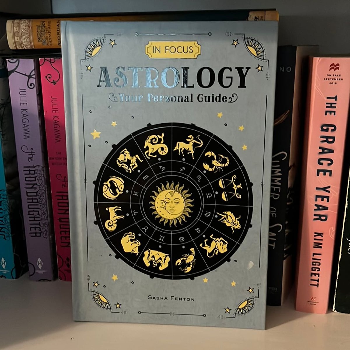Astrology by Sasha Fenton, Hardcover | Pangobooks