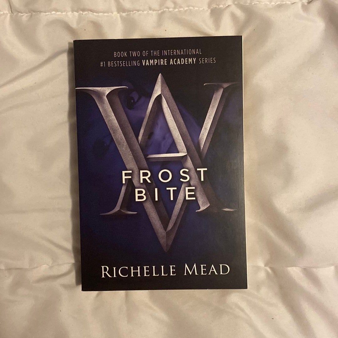 Frostbite by Richelle Mead, Paperback | Pangobooks