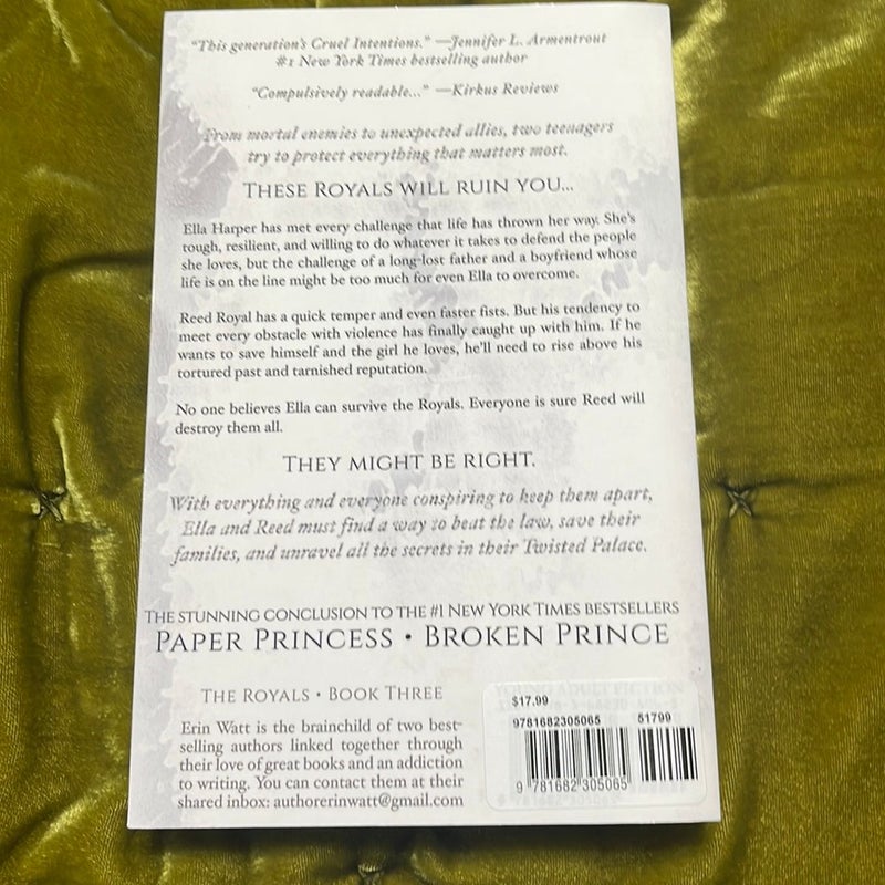 Twisted Palace by Erin Watt, Paperback | Pangobooks