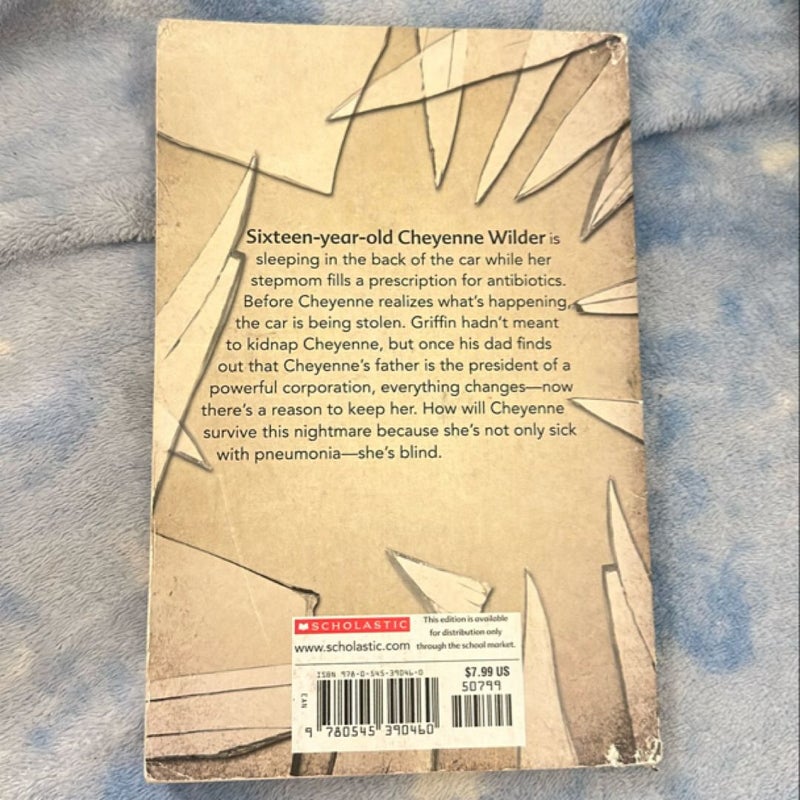 Girl, Stolen by April Henry, Paperback | Pangobooks