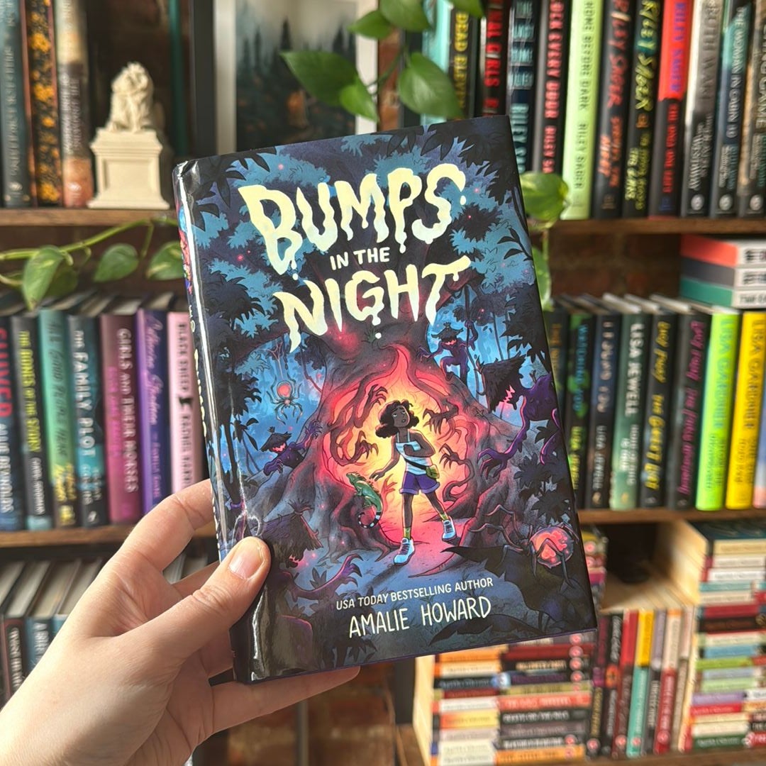 Bumps in the Night by Amalie Howard, Hardcover | Pangobooks