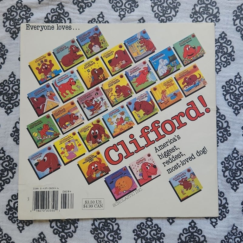 Clifford's First School Day by Norman Bridwell, Paperback | Pangobooks
