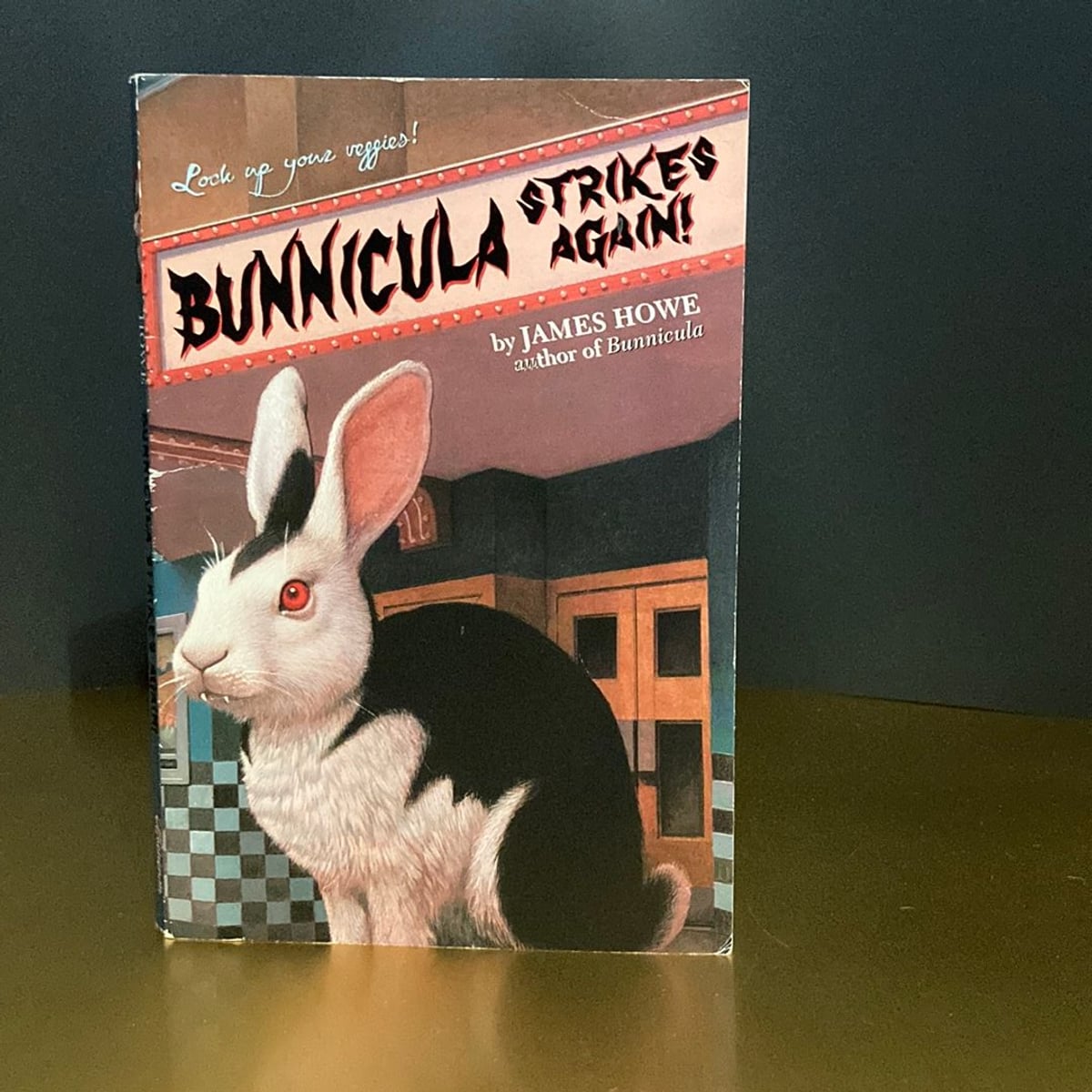 Bunnicula Strikes Again! by James Howe