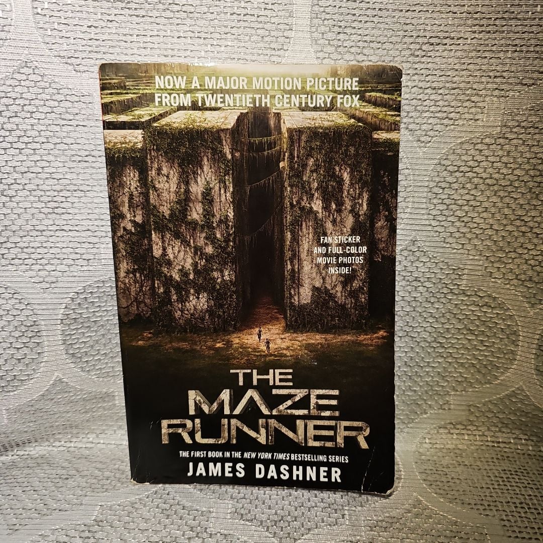 The Maze Runner Movie Tie-In Edition (Maze Runner, Book One) by James ...