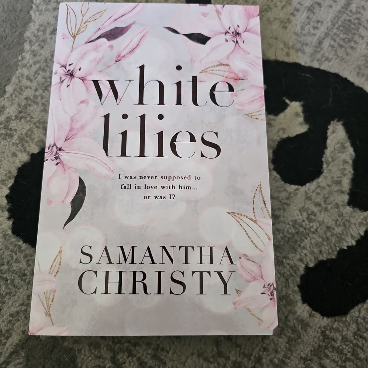 White Lilies by Samantha Christy, Paperback | Pangobooks
