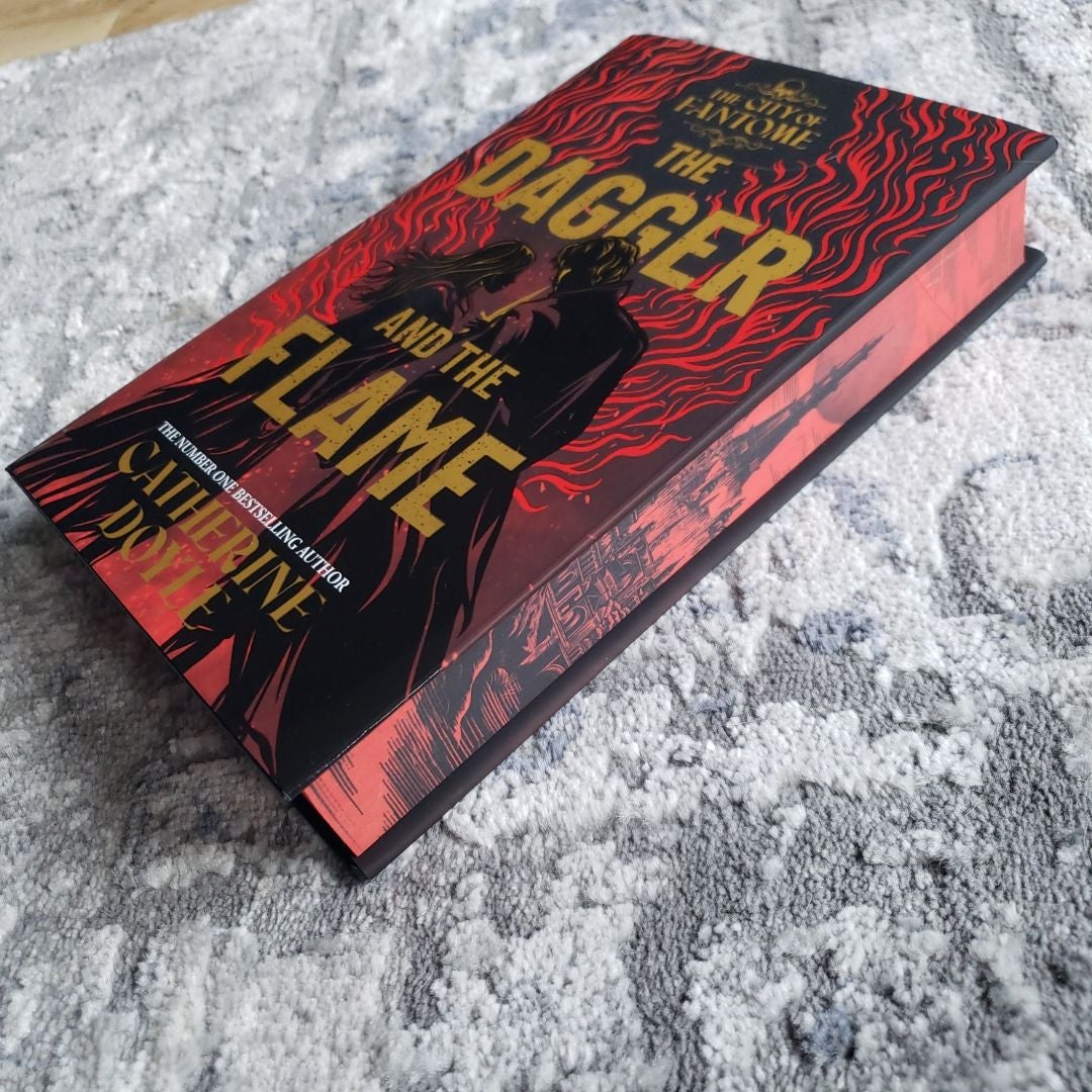 Fairyloot The Dagger and the Flame by Catherine Doyle, Hardcover | Pangobooks