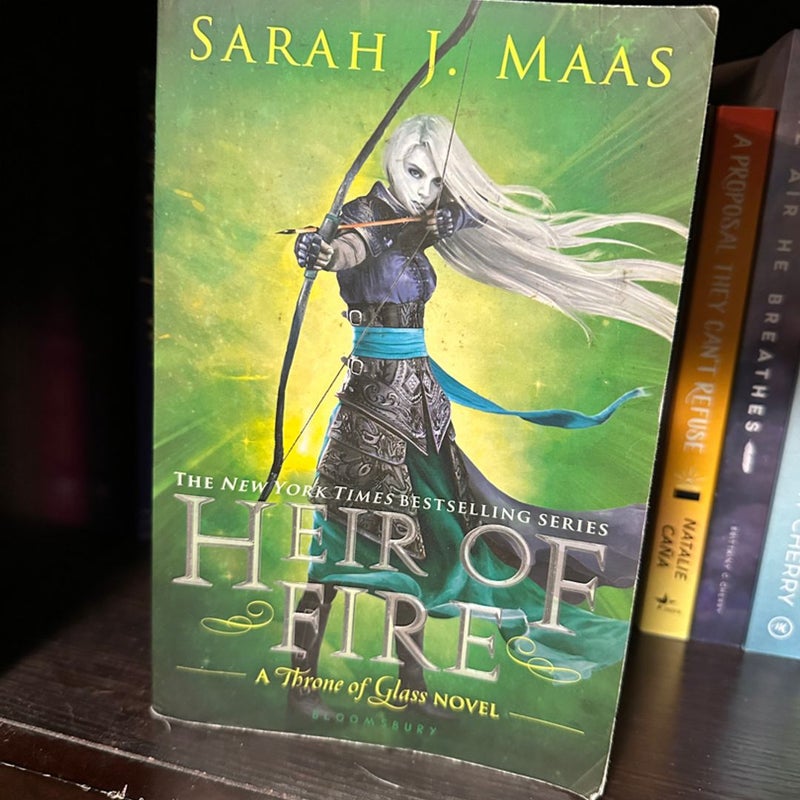 Heir of Fire by Sarah J Maas, Paperback | Pangobooks