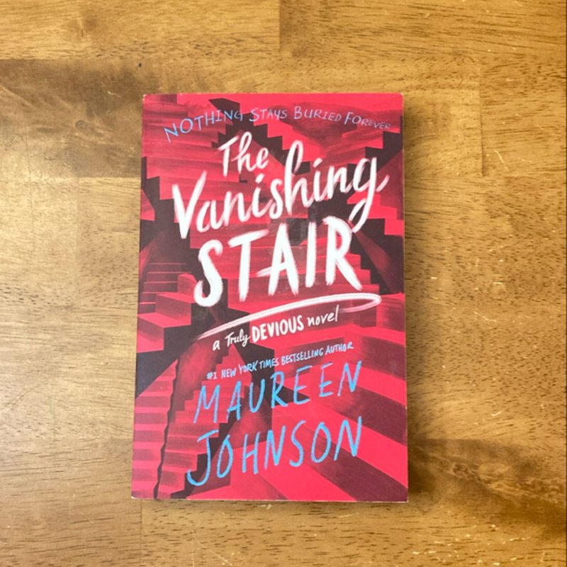 The Vanishing Stair by Maureen Johnson, Paperback | Pangobooks