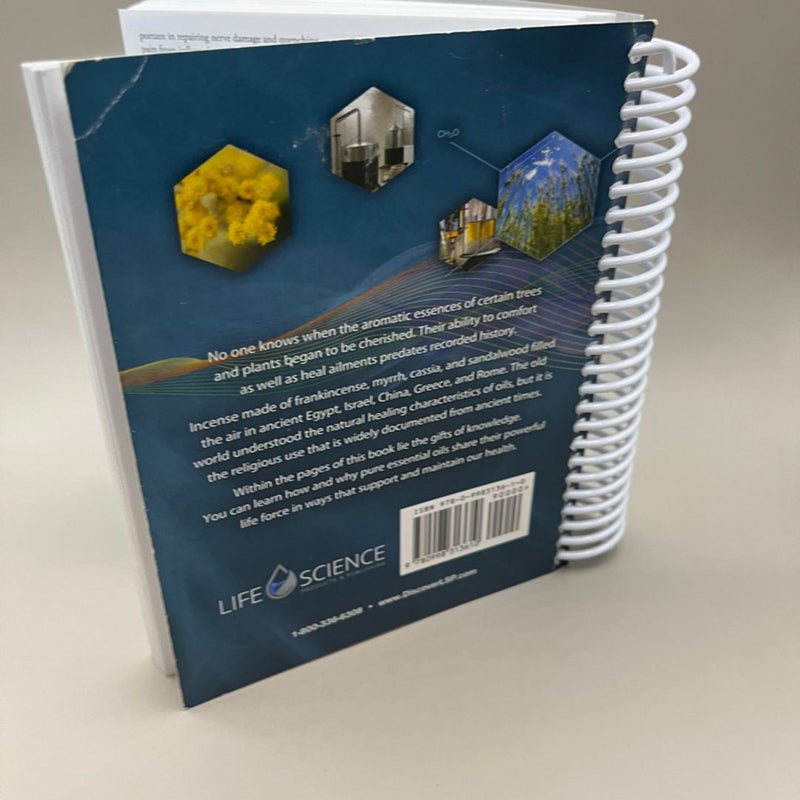 Essential Oils Pocket Reference 7th Edition by Life Science Publishers, Paperback | Pangobooks