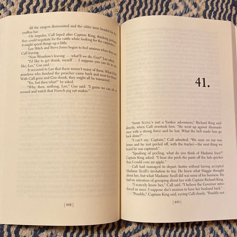 Comanche Moon by Larry McMurtry , Hardcover | Pangobooks