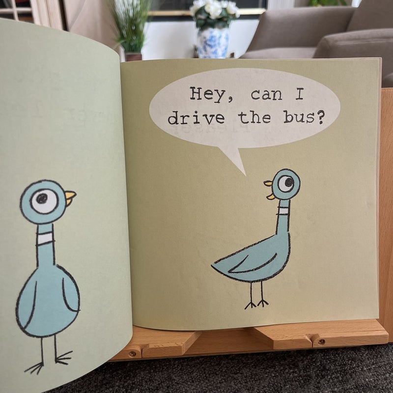 Don't Let the Pigeon Drive the Bus! by Mo Willems, Paperback | Pangobooks