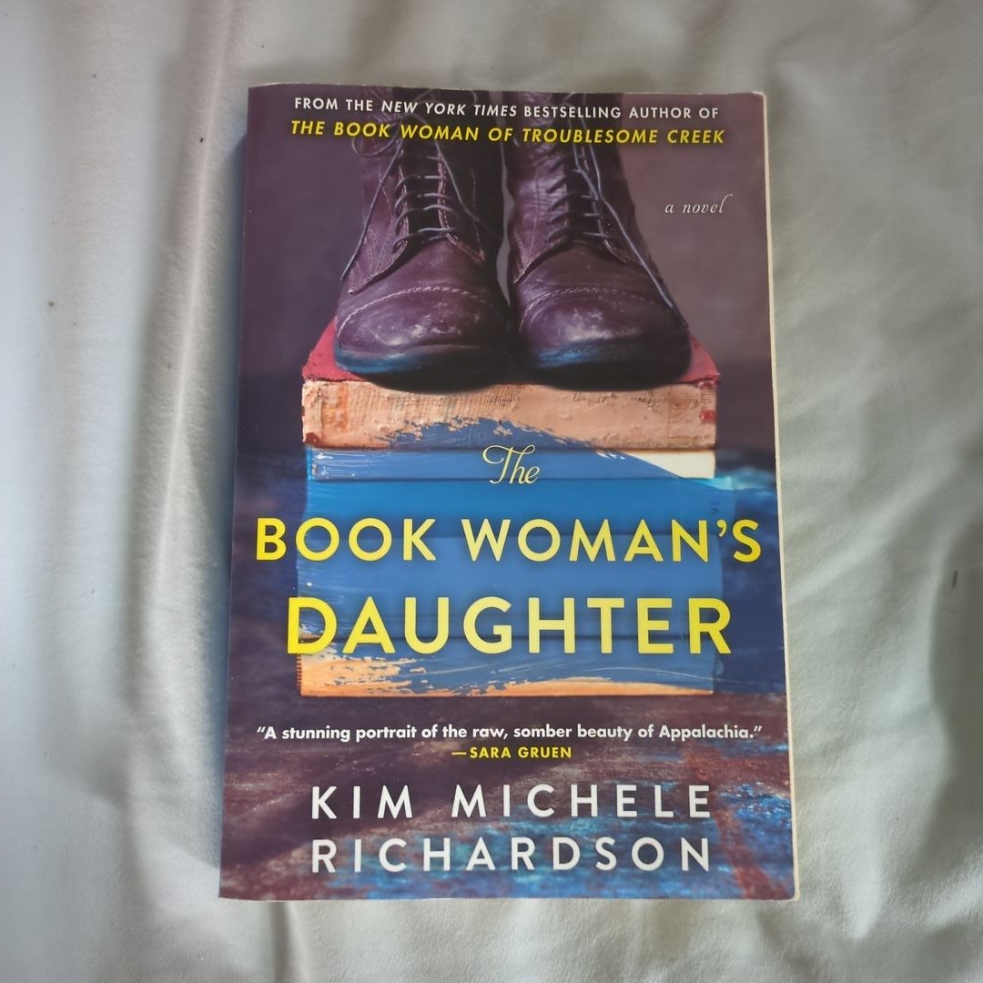 The Book Woman's Daughter by Kim Michele Richardson, Paperback | Pangobooks
