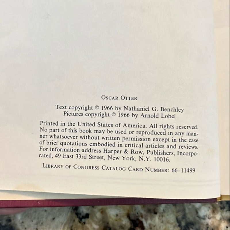 Oscar otter by Nathaniel Benchley, Paperback | Pangobooks