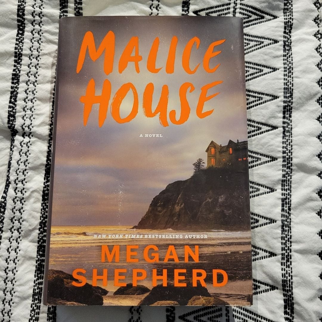 Malice House by Megan Shepherd, Hardcover | Pangobooks