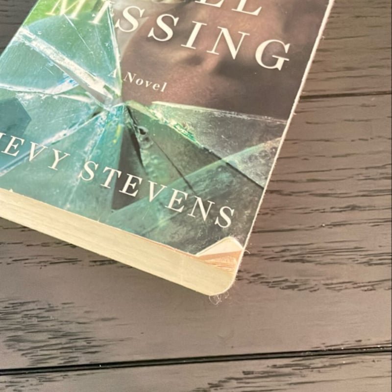 Still Missing by Chevy Stevens, Paperback | Pangobooks