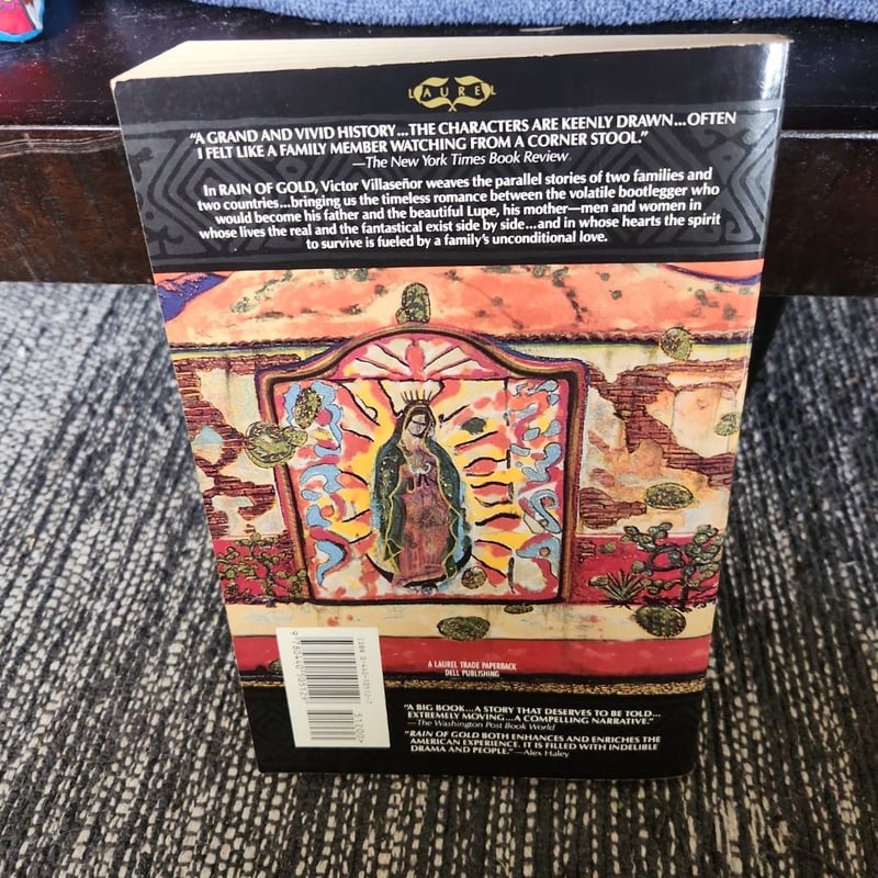 Rain of Gold by Victor Villaseñor