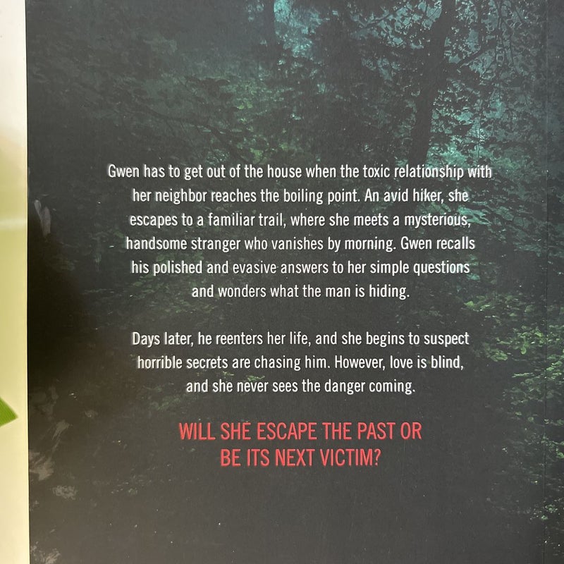 Last Known Location by Eva Mackenzie, Paperback | Pangobooks