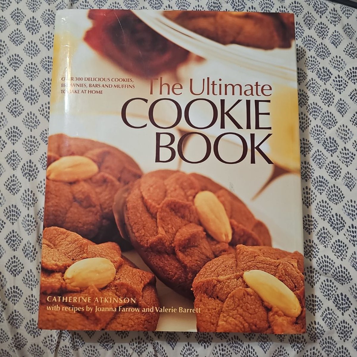 Ultimate Cookie Book by Catherine Atkinson