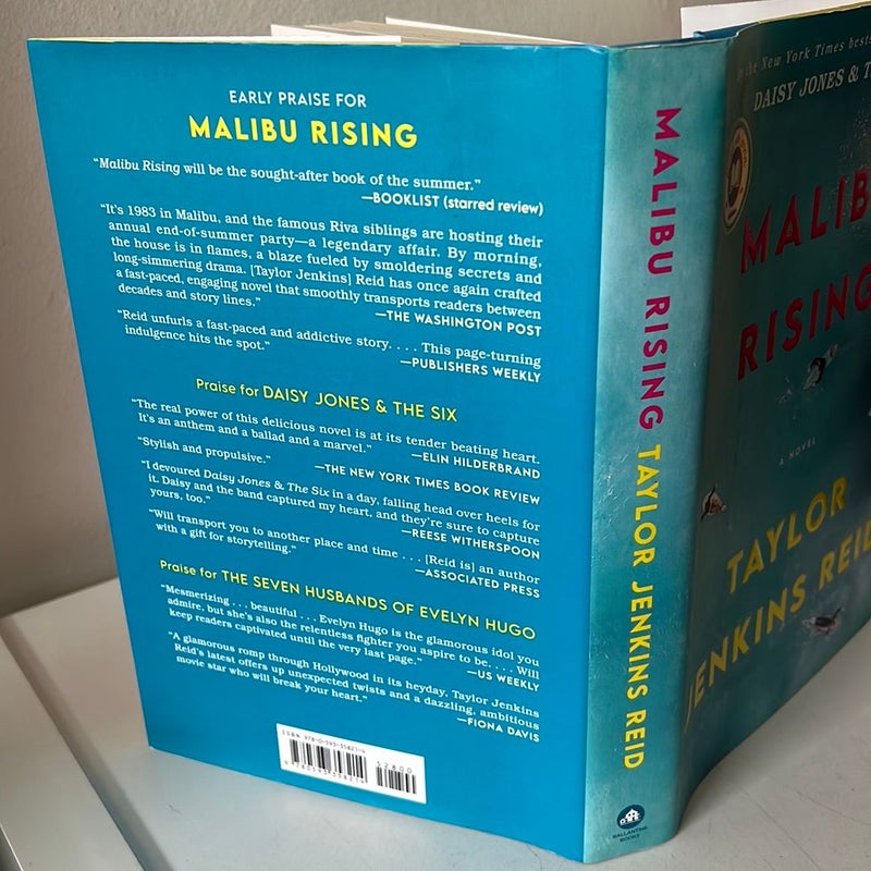 Malibu Rising by , Hardcover | Pangobooks