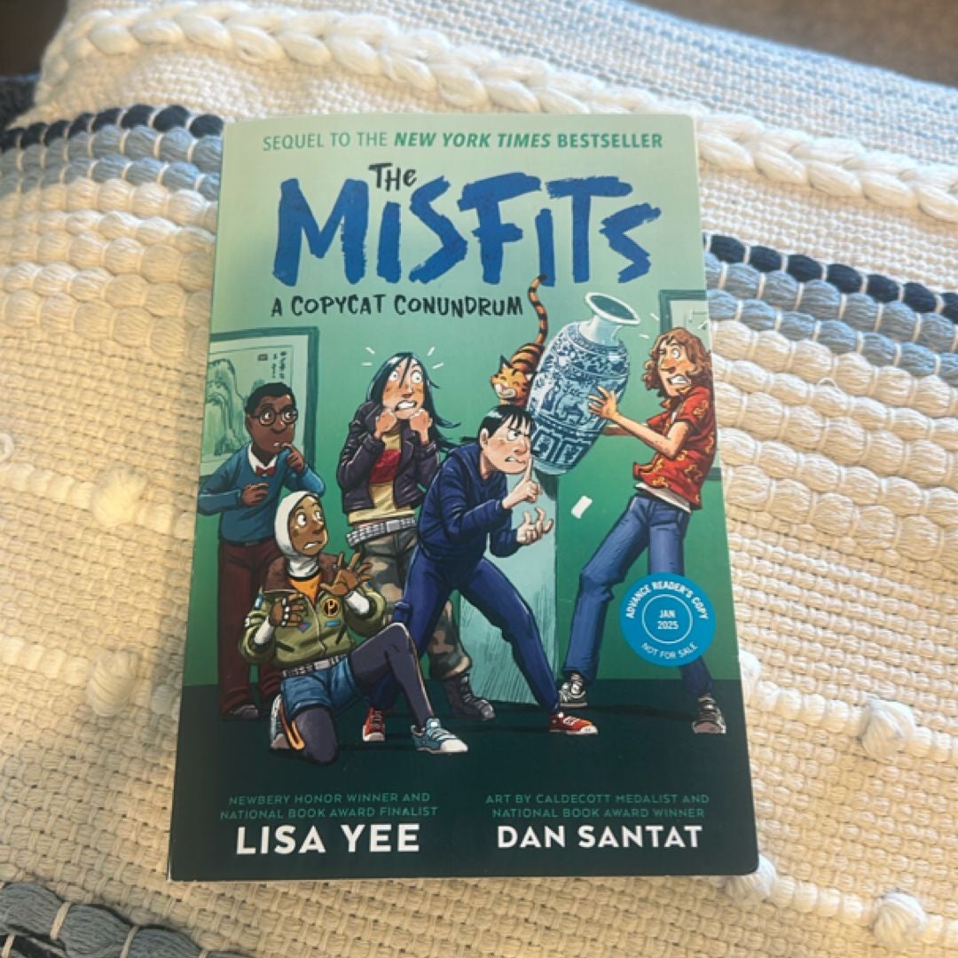 A Copycat Conundrum (the Misfits) by Lisa Yee