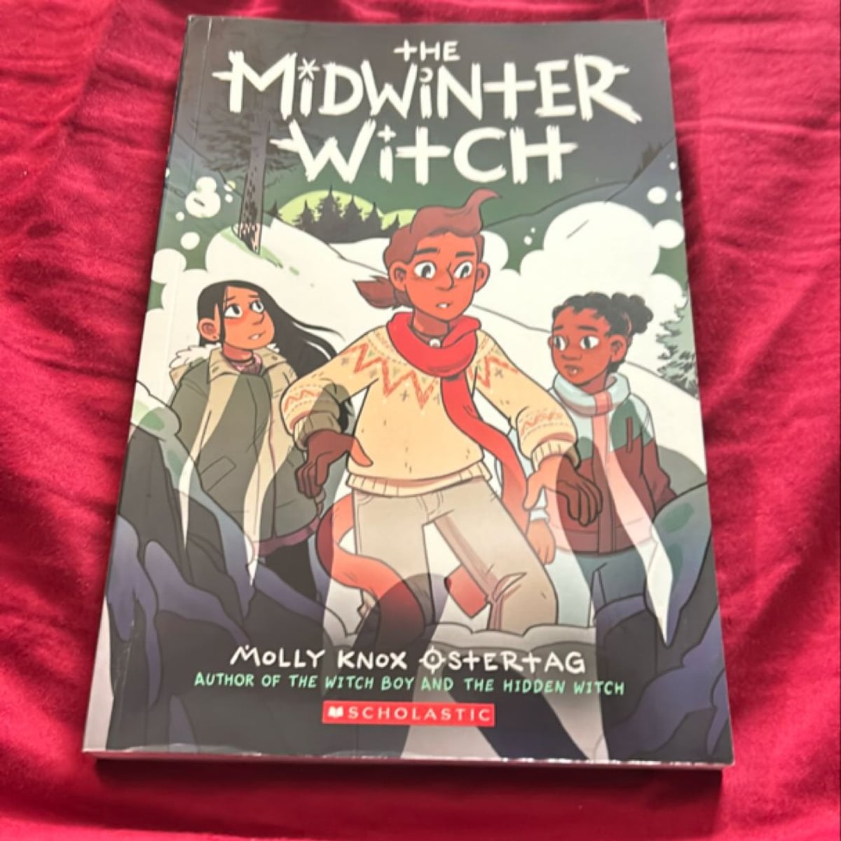The Midwinter Witch by Molly Knox Ostertag, Paperback | Pangobooks