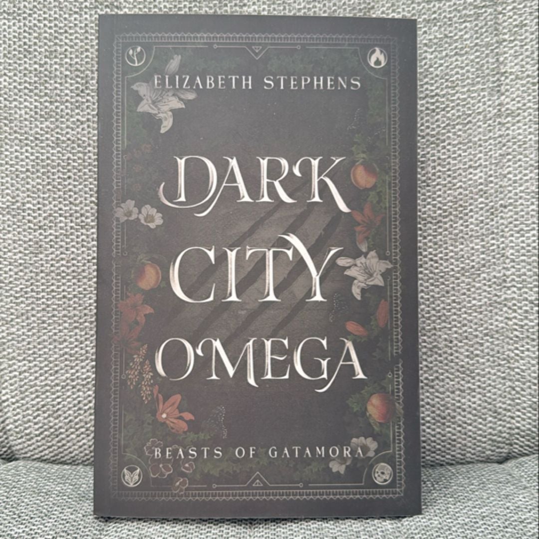 Dark City Omega by Elizabeth Stephens, Paperback | Pangobooks