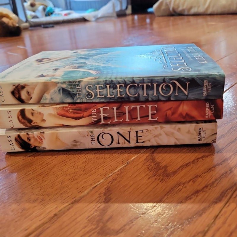 Bundle The Selection By Kiera Cass Paperback Pangobooks