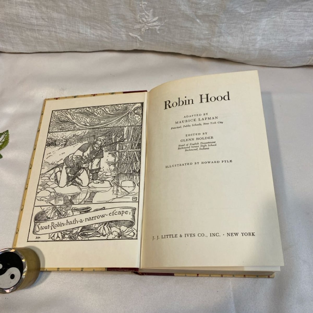 Robin Hood/ Last of the Mohicans by Adapted By: Maurice Lapman ...