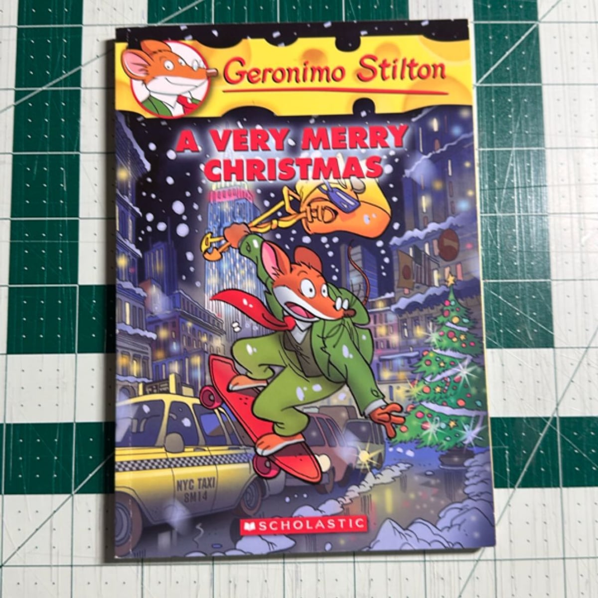 A Very Merry Christmas by Geronimo Stilton