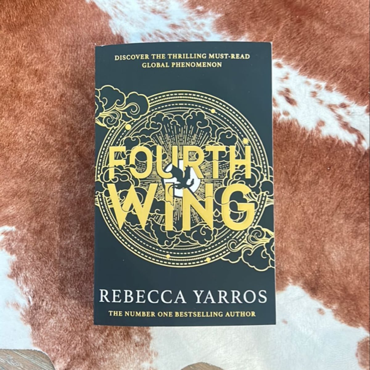 Fourth Wing by Rebecca Yarros, Paperback | Pangobooks