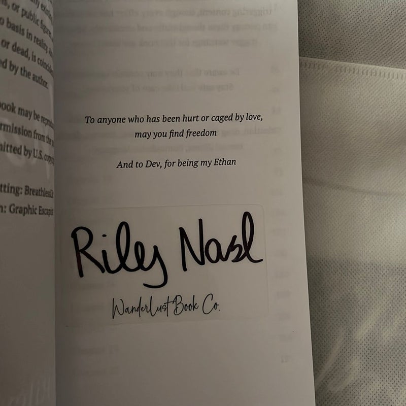 Hold Me Under by Riley Nash, Paperback | Pangobooks