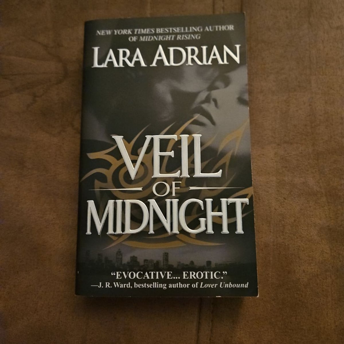 Veil of Midnight by Lara Adrian, Paperback | Pangobooks