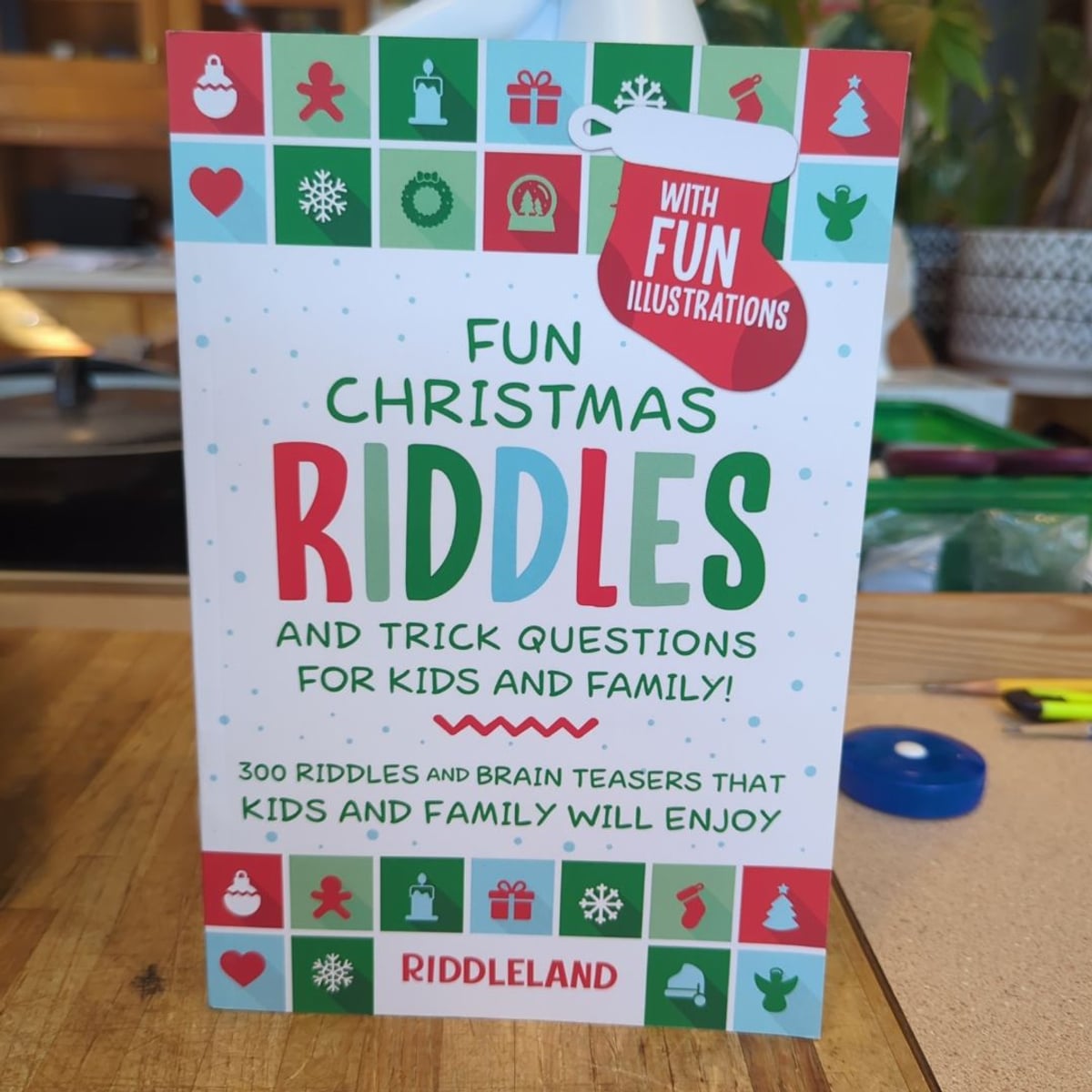 Fun Christmas Riddles and Trick Questions for Kids and Family by Riddleland