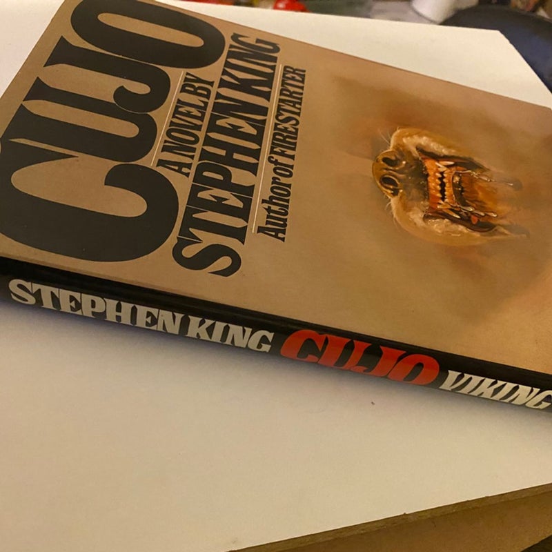 Cujo by Stephen King, Hardcover | Pangobooks