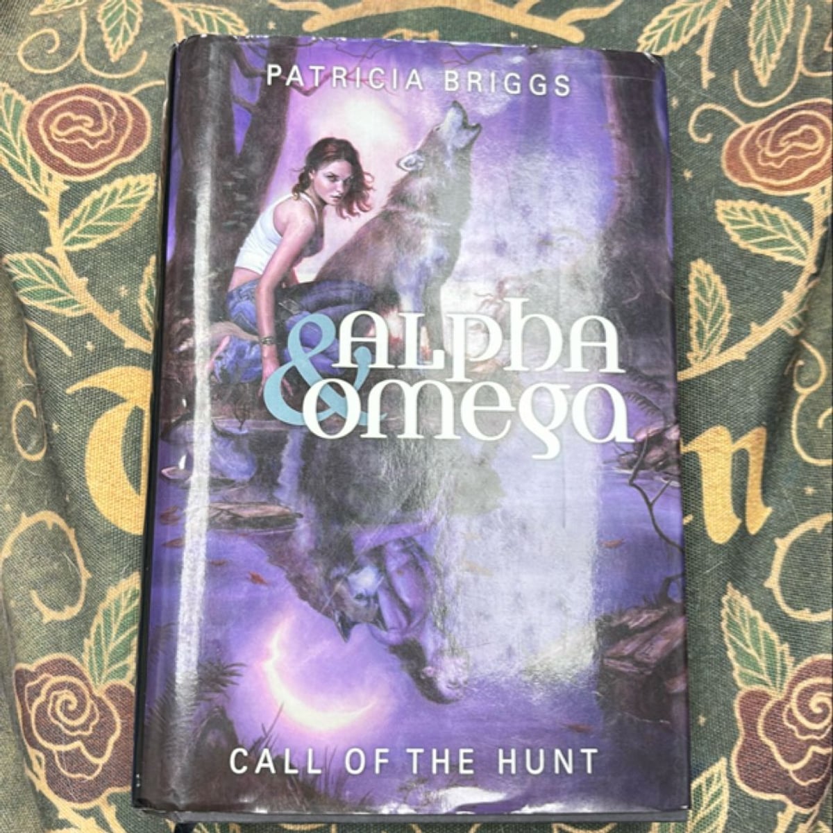 Alpha & Omega Call of the Hunt by Patricia Briggs , Hardcover | Pangobooks