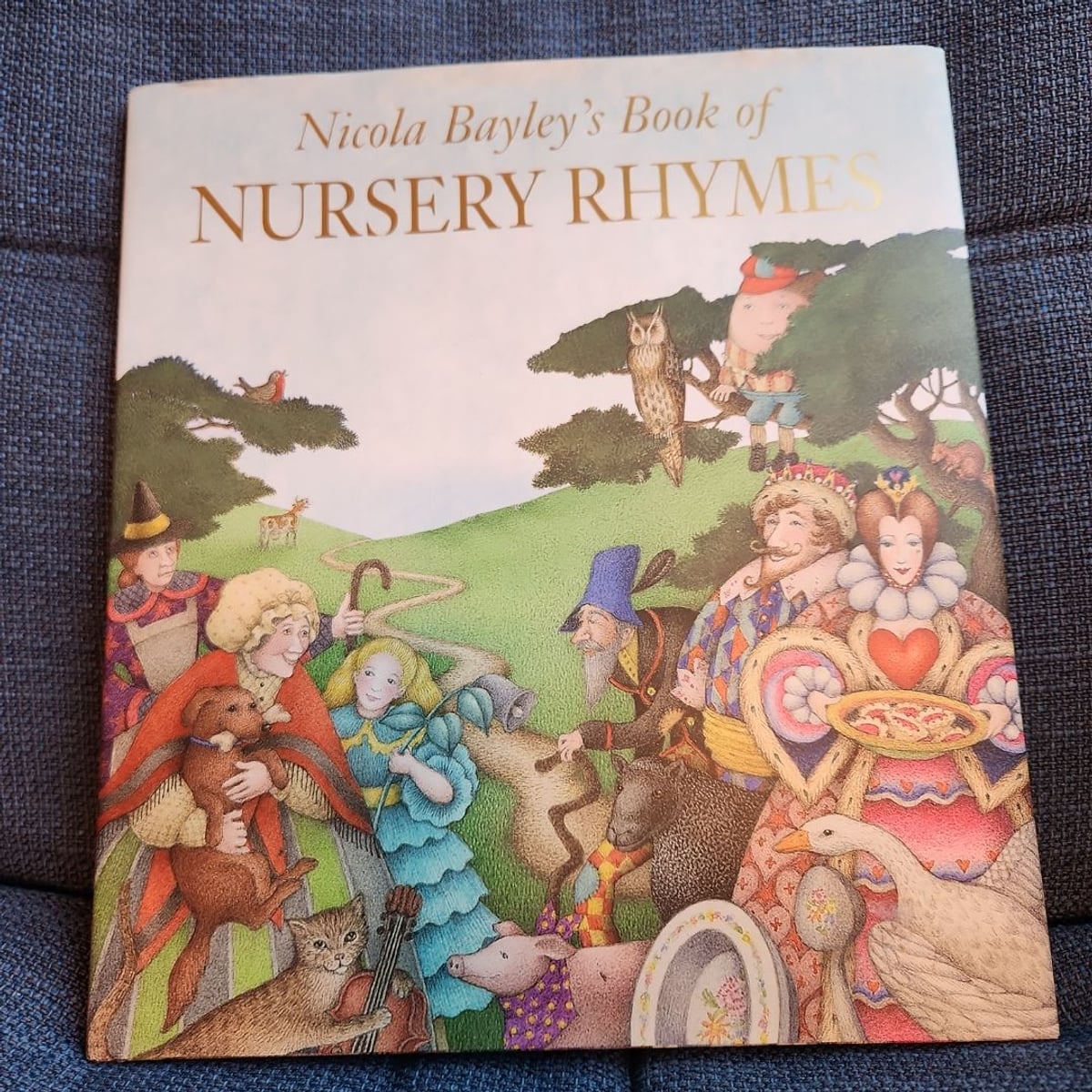 Nicola Bayley's Book of Nursery Rhymes by