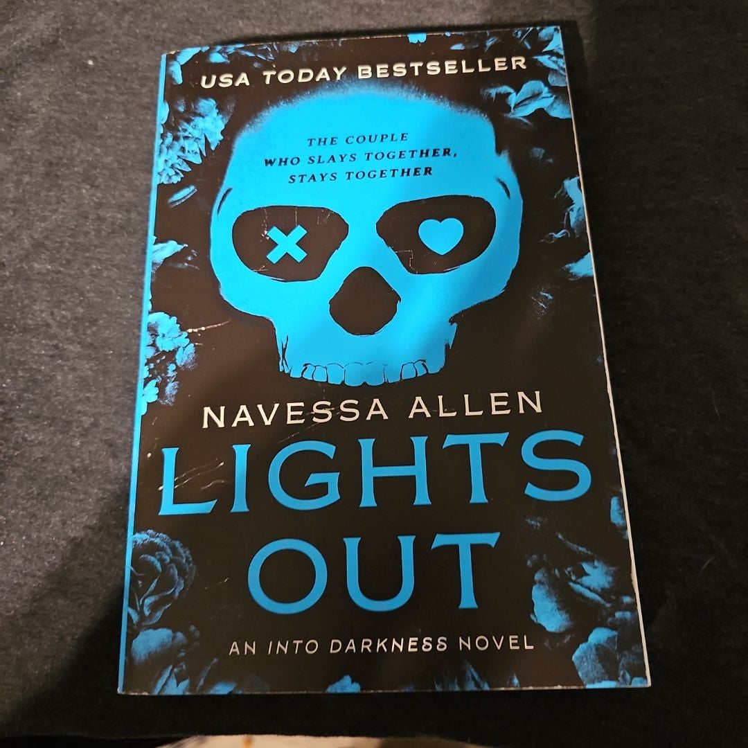 Lights Out by Navessa Allen, Paperback | Pangobooks