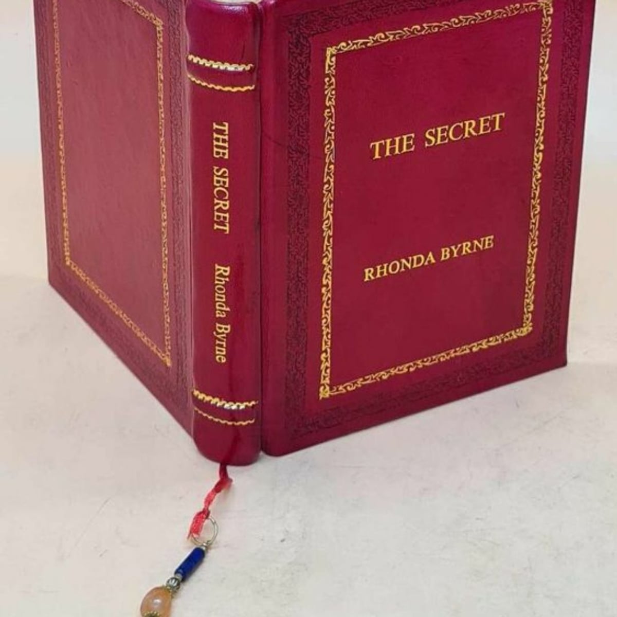 The Secret by Rhonda Byrne Leather-Bound by Rhonda Byrne, Hardcover ...