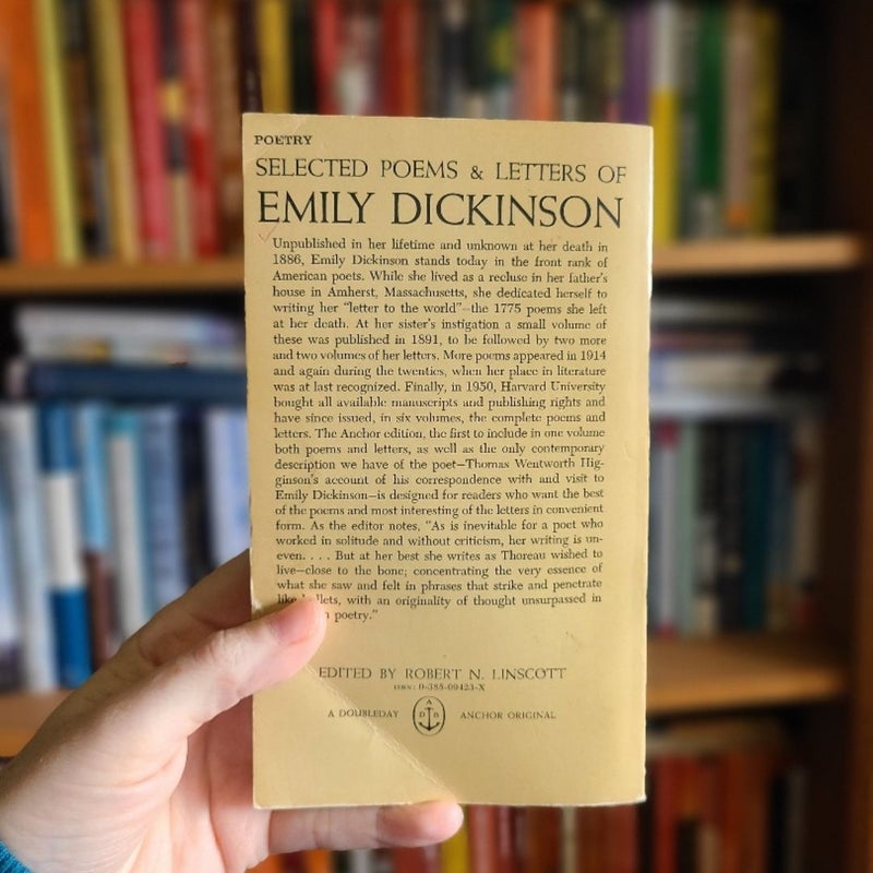 Selected Poems and Letters of Emily Dickinson by Emily Dickinson , Paperback | Pangobooks