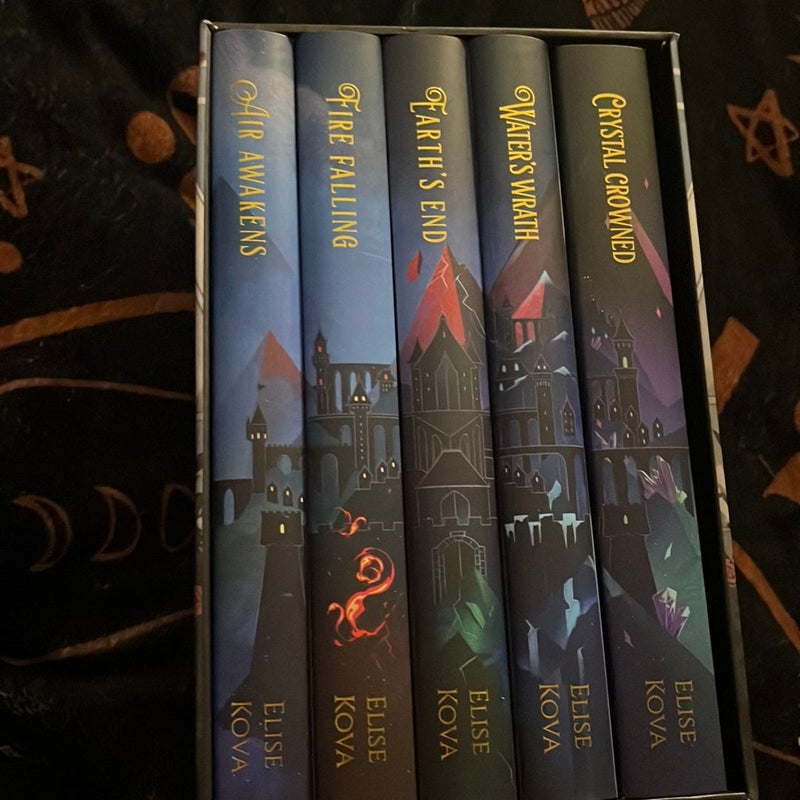 Air Awakens Bookish Box by , Hardcover | Pangobooks